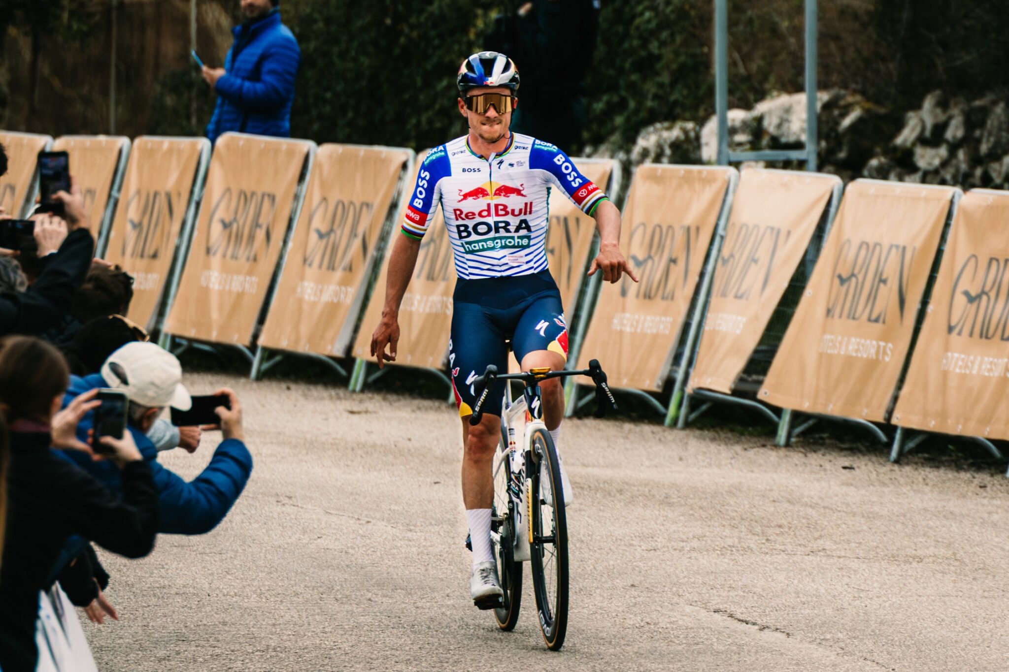 Remco Evenepoel "fulmina" la cuarta y penúltima etapa de la Volta a la ...